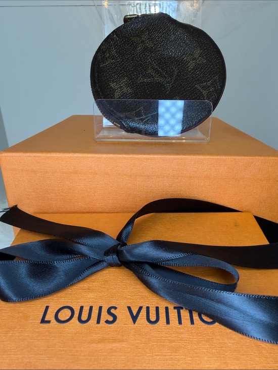 Louis Vuitton | Accessories | Louis Vuitton Euc Brown Leather ...